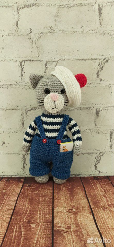 Вязаная игрушка Кот морячок