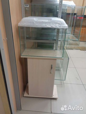 Аквариум,крышка,тумба,рыбки в аква маркете